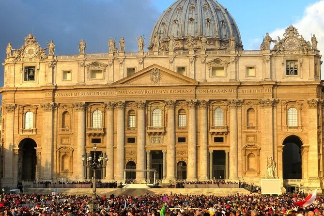 Papal Audience With Pope Francis Review - Securing the Prime Viewing Spots