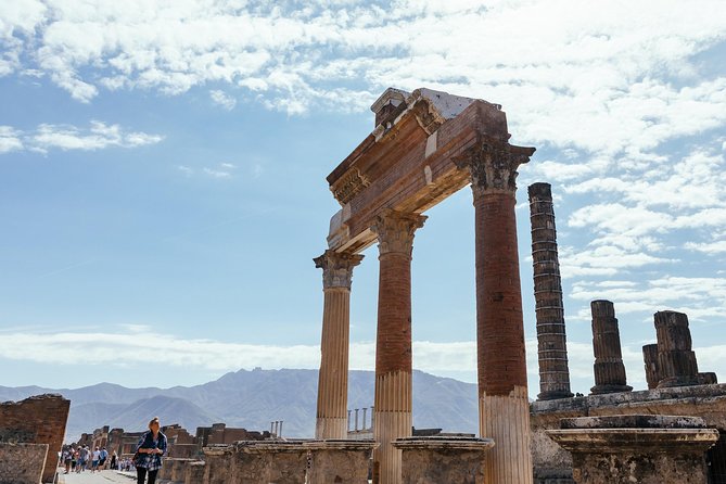 Pompeii PRIVATE TOUR With Locals: Ticket & Guide Included - Meeting Point and Accessibility