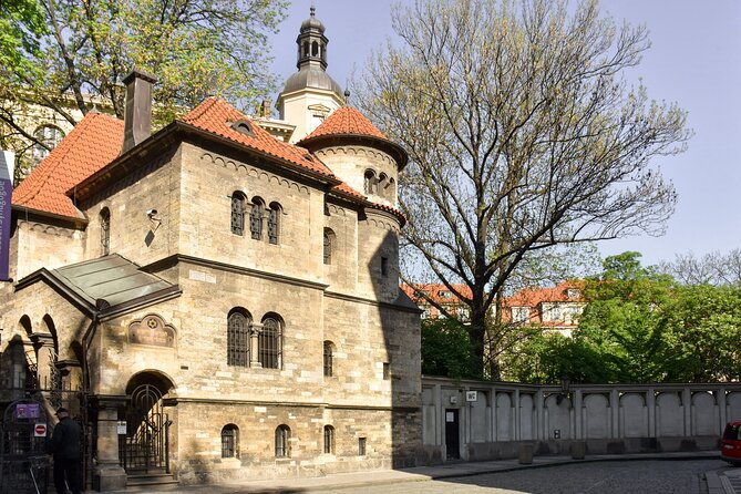 Prague Old Town and Jewish Quarter 90 Minutes Guided Tour - Exploring the Jewish Heritage of Prague