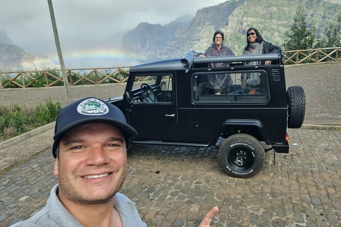 Private 4x4 Jeep Half Day - Picturesque Peaks, Vineyards, Skywalk - Explore Verdant Vineyards