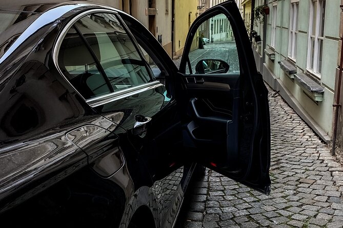 Private ARRIVAL Transfer by LIMOUSINE 3+1pax - Transfer Details