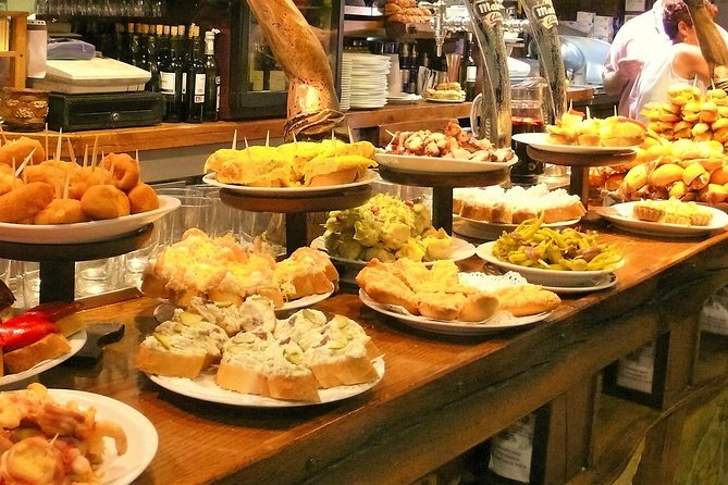 Private Barcelona Art and Tapas Walking Tour With Picasso Museum - Itinerary