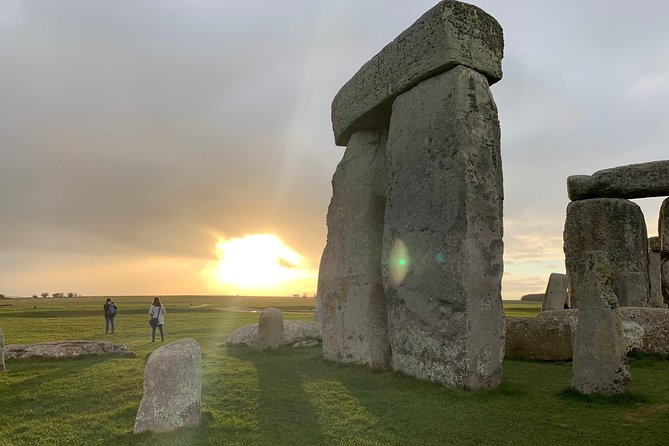 Private Day Tour to Stonehenge, Bath and The Cotswolds - Exploring the Historical City of Bath
