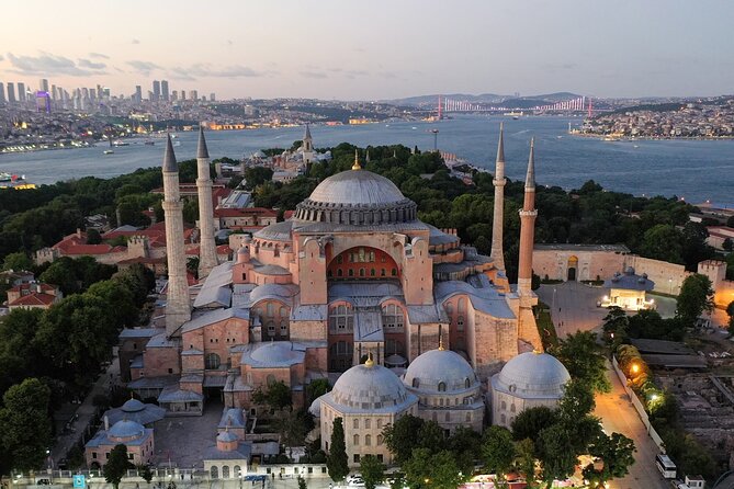 Private Hagia Sophia Sultanahmet Blue Mosque Cistern Bazaar Tour - Exploring the Majestic Hagia Sophia