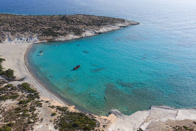 Private Luxury Boat Tour to Kimolos & Poliegos - On-board Amenities and Comfort