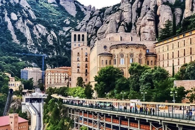Private Montserrat Tour, Organic Winery & Authentic Local Lunch - A Taste of Catalonia: Enjoying a Traditional Three-Course Meal
