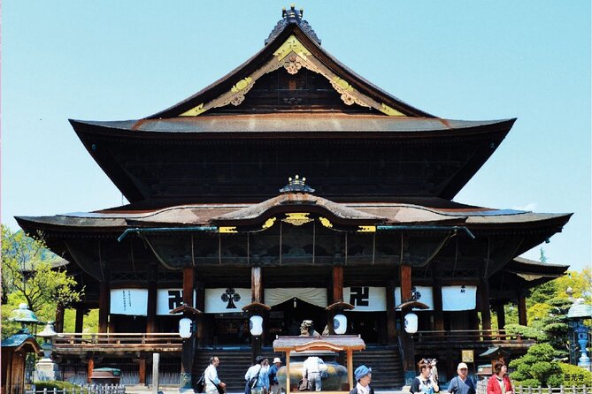 Private Snow Monkey Tour - Conveniently Resort Hop and Sightsee - Discover the Tranquility of Zenko-ji Temple