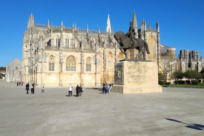 Private Tour for 1 to 8 People: Fátima, Batalha, Nazaré, and Óbidos - Inclusions