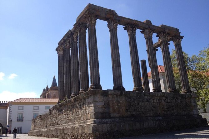 Private Tour in Evora and Monsaraz With Wine Tasting - Meeting and Pickup