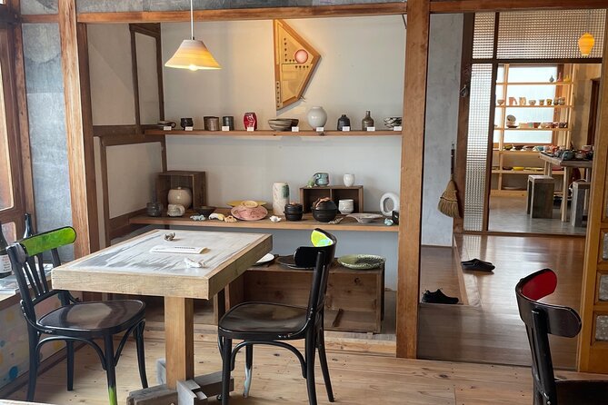 Private Wheel Pottery Experience With One Drink - Inclusions