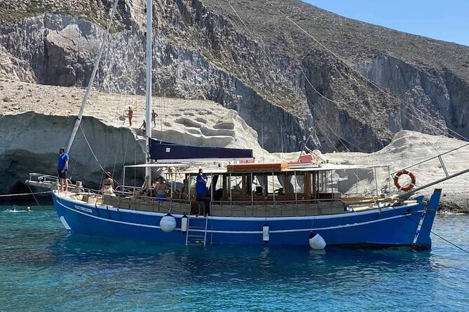 Round of Antiparos & Despotiko With Traditional Boat - Meeting and Pickup Information