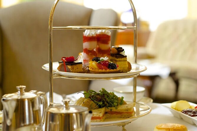 Royal London Walking Tour With High Tea at Kensington Palace - Guided Stroll Through Royal Neighborhoods