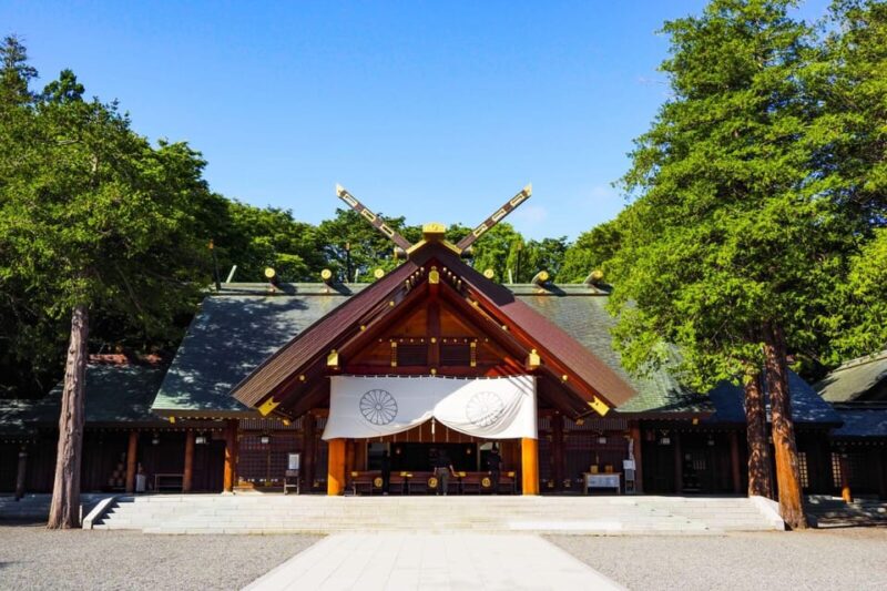 Sapporo: Sacred Shrine, Seafood Market & Shiroi Koibito Park - Navigating the Central Wholesale Market