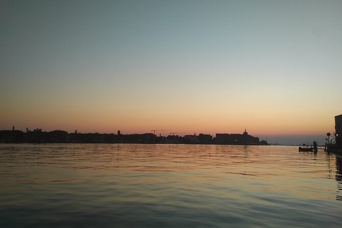 Secret Venice - Discovering Local Neighborhoods