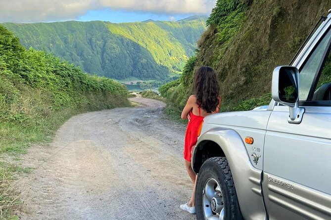 Sete Cidades - Nature Lovers - Private Jeep Tour With Local Guide - Exploring the Dramatic Caldeira Rim