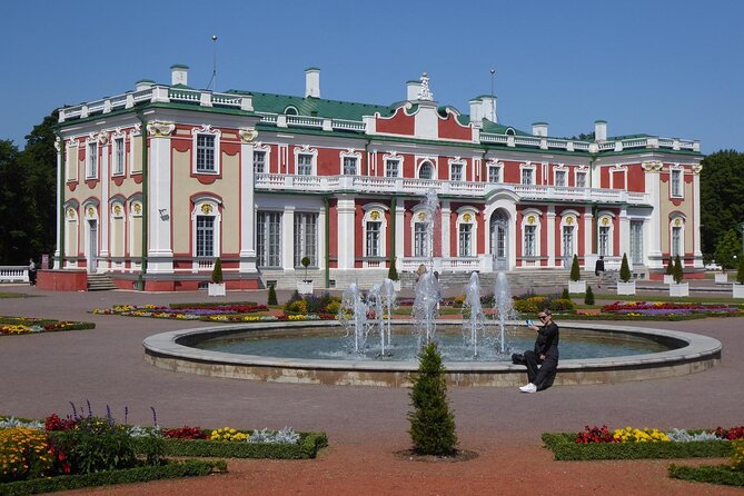 Tallinn Sightseeing Tour by Coach and Foot - Itinerary
