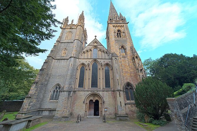 The Ghosts of Llandaff: A Self-Guided Audio Tour - Experience the Ghostly Legends
