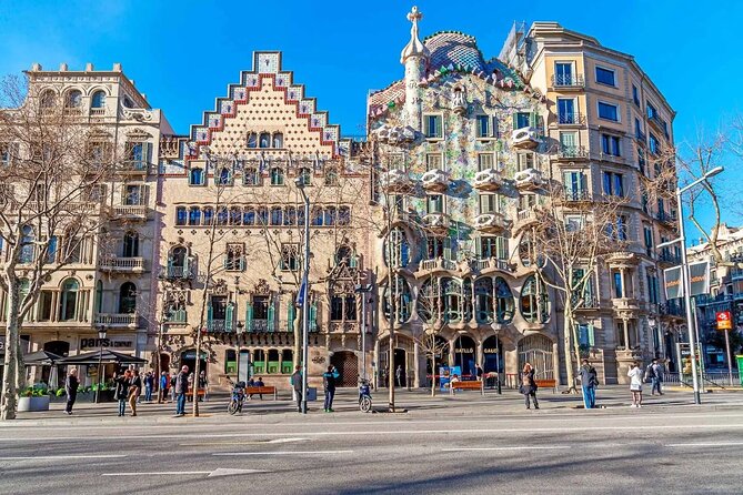 The Wonders of Architecture 2 Hours on Foot in Barcelona - Architectural Highlights Along the Way