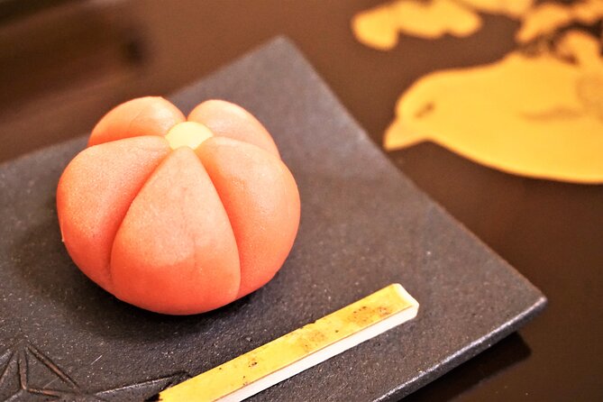 Tokyo 6 H Private Guided Tour & Japanese Sweets Making Experience - Itinerary and Customization