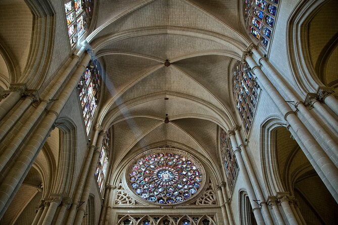Toledo Essential: Private Visit With Official Guide and Tickets - Meeting and End Points