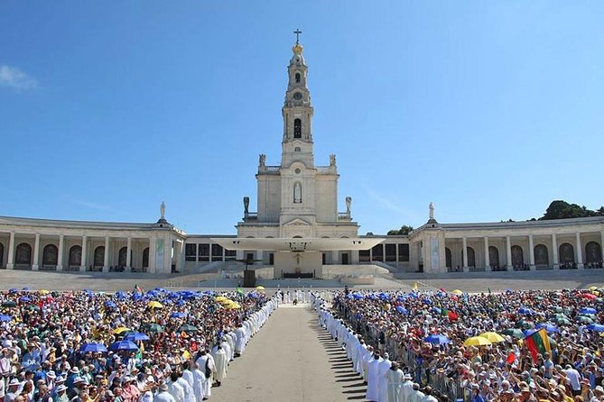 Tour Between Lisbon - Porto or Porto-Lisbon With Several Stops - Meeting Points and Accessibility Information