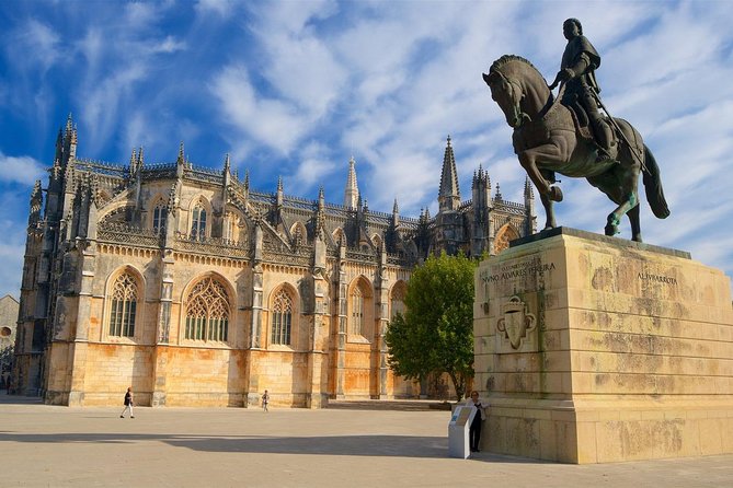 Tour to Fátima - Batalha Monastery - Nazaré and Óbidos - Itinerary Highlights