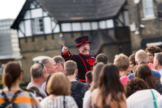 Tower of London: Opening Ceremony & Early Crown Jewels Access - Experiencing the Gate Opening Ceremony