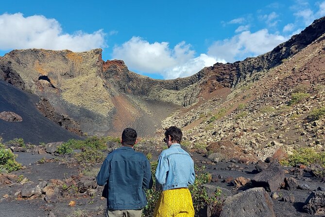Trekking in Volcanoes Natural Park Review - Experience and Expectations