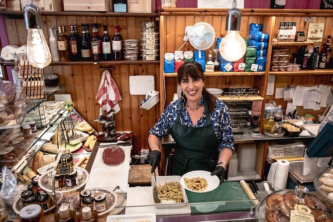 Walking Tour of Siena With Food & Chianti Wine - Sienas Highlights