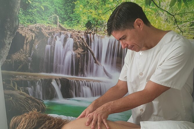 1 Hour Private Chiromassage Session in Seville - Accessibility and Logistics