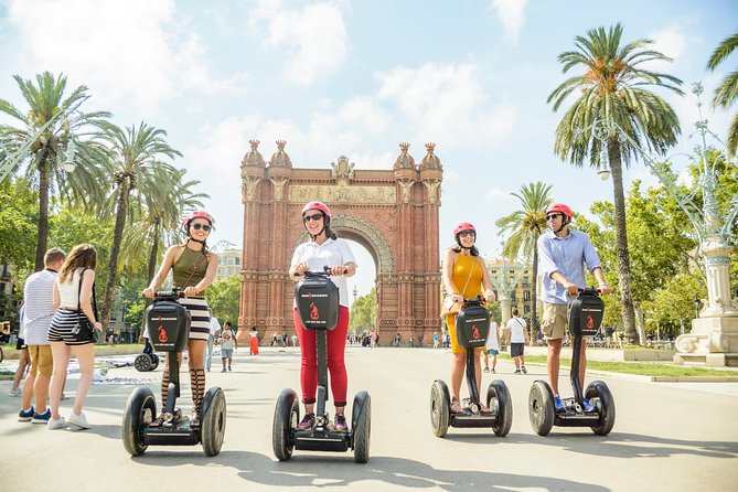 2,5h Gaudí Segway Tour - Discovering Gothic and Modernist Architecture