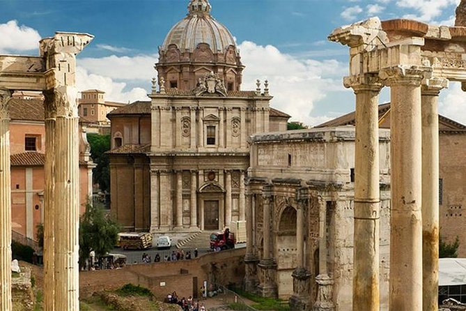 4 Hours Private Guided Tour of Rome With Pickup in Luxury Minivan - Exploring the Colosseum