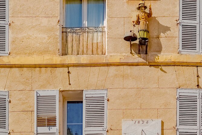 Aix-en-Provence Scavenger Hunt and Sights Self-Guided Tour - Navigating the Scavenger Hunt With the Explorial App