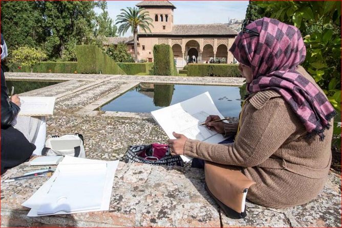 Alhambra Nasrid Palaces and Gardens Tour Skip the Line Tickets - Exploring the Generalife Gardens