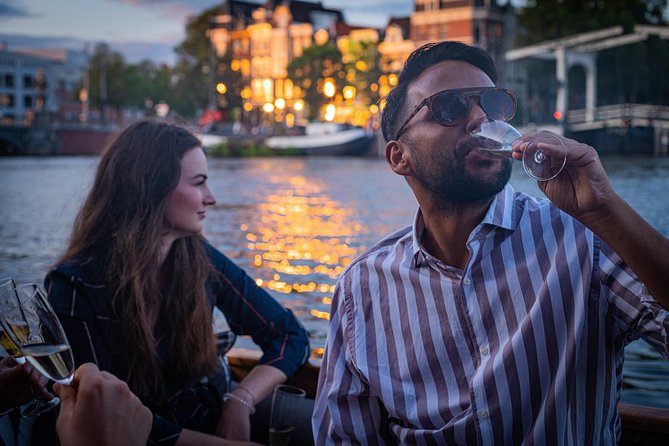 Amsterdam Light Festival Private Cruise With Welcome Drink - Boarding and Pickup Information