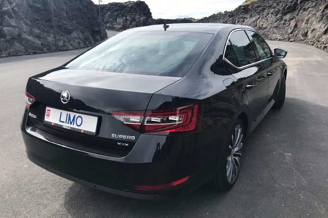 Arrival in Iceland Review: A Smooth Transfer Experience - Pickup and Arrival at KEF Airport