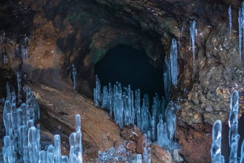 Bamboo Ice Cave: Snowshoe to See a Natural Phenomenon! - Discovering the Bamboo Ice Cave