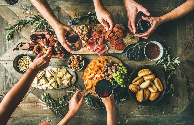 Barcelona Tapas & Wine Private Tour in Traditional Taverns - Meeting Point and Accessibility
