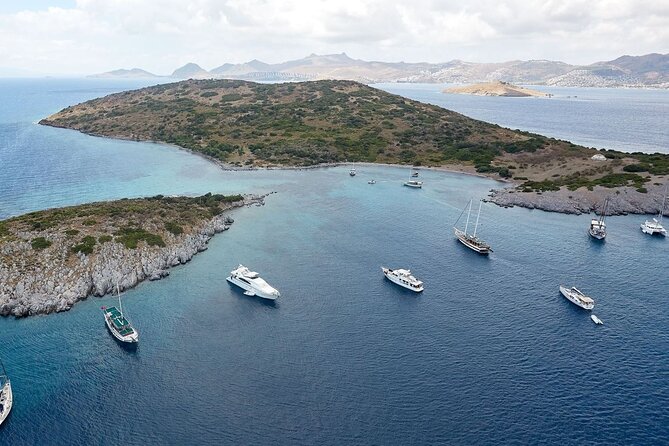 Bodrum Boat Trip With Lunch 11:00 to 17:00 - Meeting and Pickup
