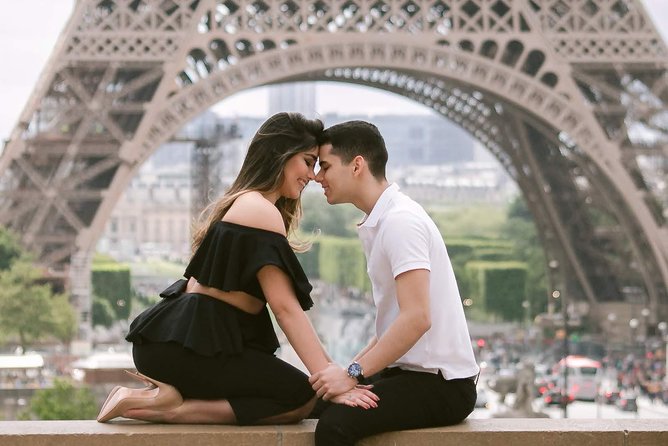 Book Exclusive Eiffel Tower Photoshoot Parisian Photographer - Meeting Point and Accessibility