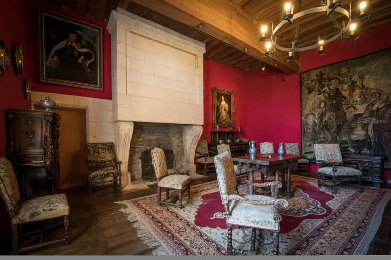 Bourdeilles: Castles of Bourdeilles Tour - Visitor Experience