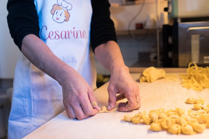 Cesarine: Pasta & Tiramisu Class at a Locals Home in Venice - Meeting and Logistics