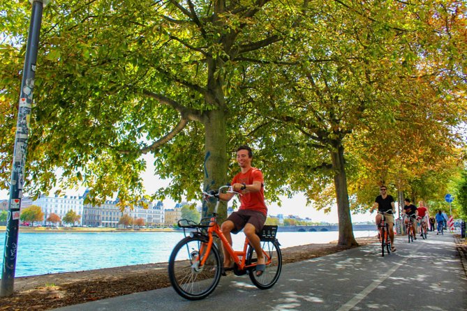 Copenhagen 1.5-hour City Highlights Bike Tour - Accessibility and Age Restrictions