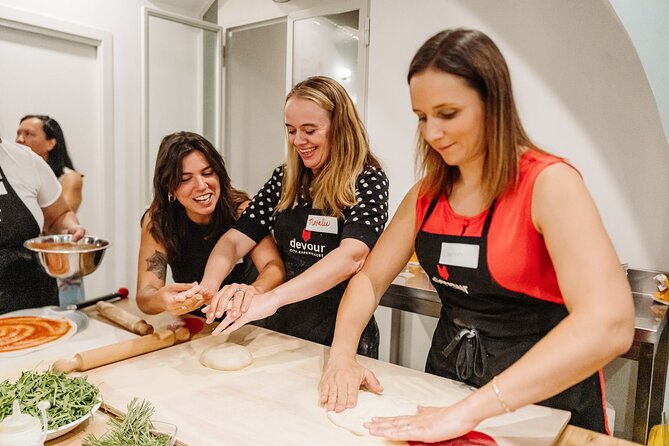 Devour Rome Wine & Pizza Making Class in Trastevere Neighborhood - Inclusions and Logistics