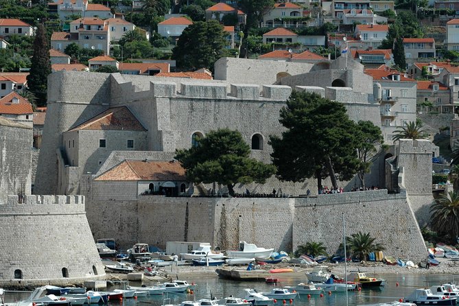 Dubrovnik Old City Walls Private Tour - Accessibility and Participation