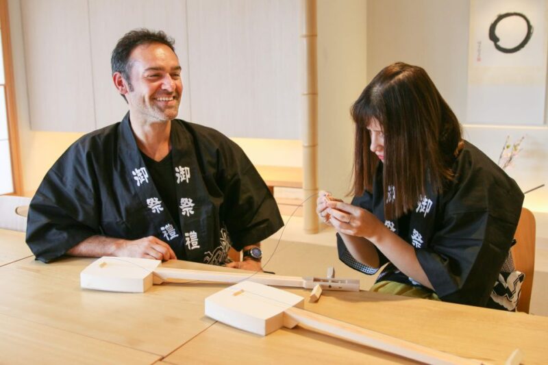 【Tokyo Shami】Lets Make a Mini Shamisen and Play It! - Shamisen Assembly