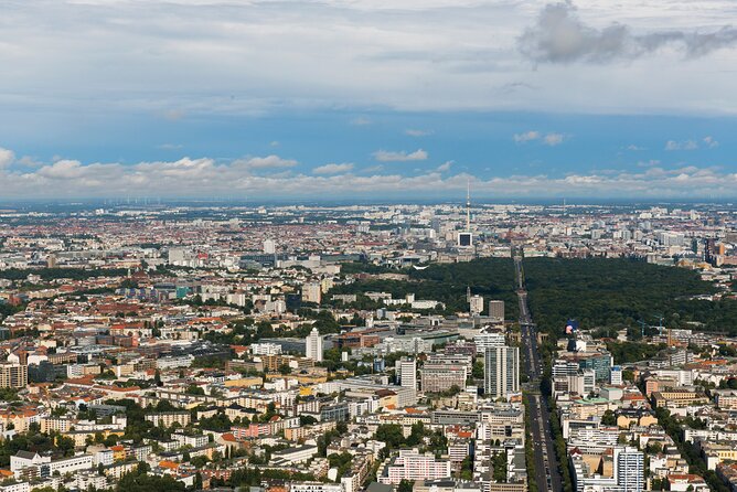 Eat Like a Berliner: Market Tour, Cooking Class and Lunch - Preparing a Seasonal 4-Course Meal