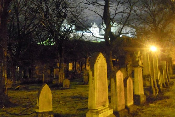 Edinburgh 2 Hour Nighttime Ghost Tour Italian Tour Guide - Meeting Points