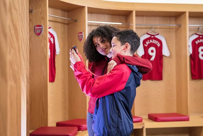 Emirates Stadium and Arsenal Museum Entrance Ticket Including Audio Guide - Audio Guide Commentary
