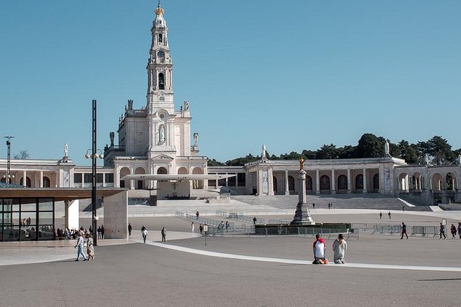 Faith and Heritage: Fátima, Batalha, Nazaré, Óbidos From Lisbon - Nazaré: Fishing Village and Seafood